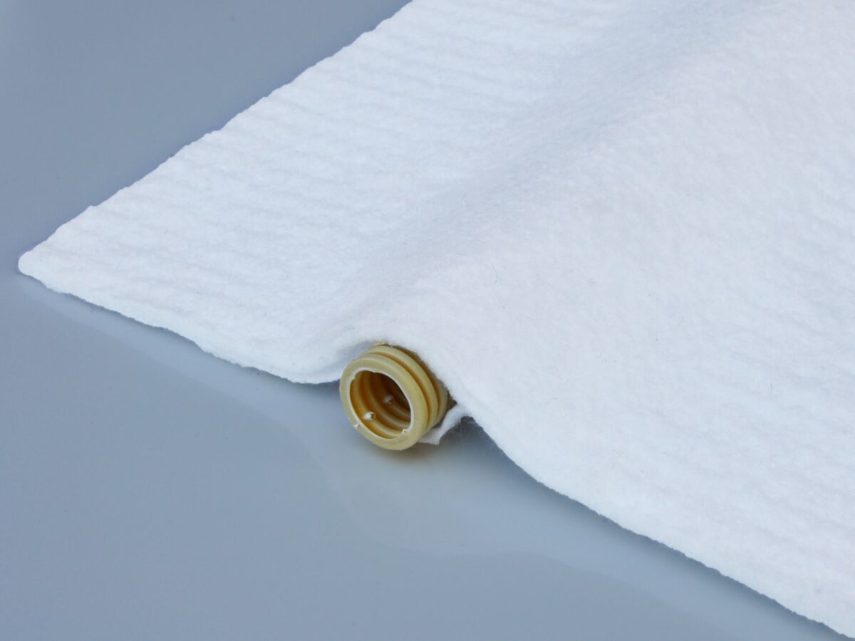 Earth dam drainage system